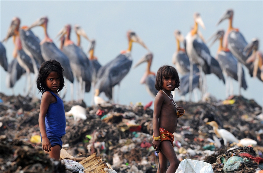 indian garbage dump kids – Denisa Lala